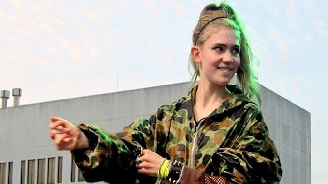 Grimes wants “to Gorillaz it” with a hologram tour