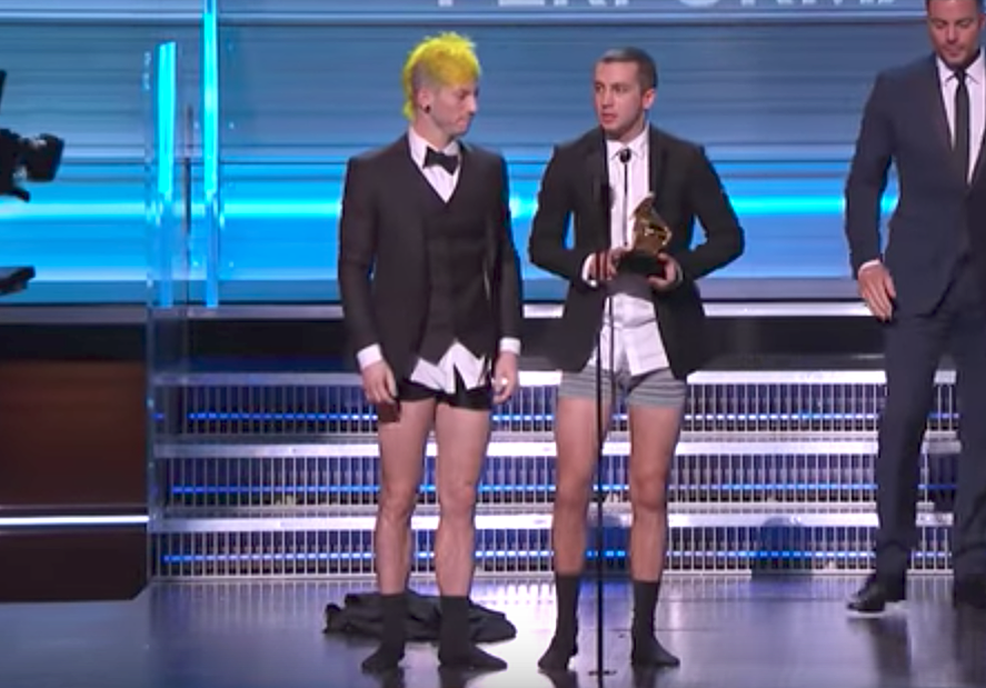 5 Halloween costumes inspired by our favorite 2017 music moments