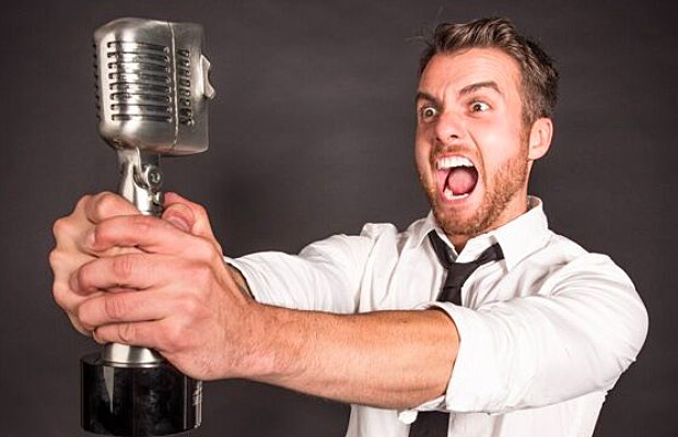 Rian Dawson of All Time Low wins Best Drummer at the APMAs