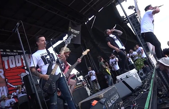 Silverstein and Beartooth formed "Silvertooth" at Warped Tour, and it's ...