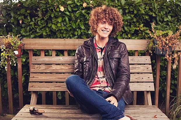 Plug In Stereo post "Don't Say Goodnight" video teaser