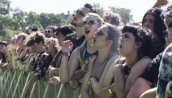 10 types of show crowds you’ll encounter in your life