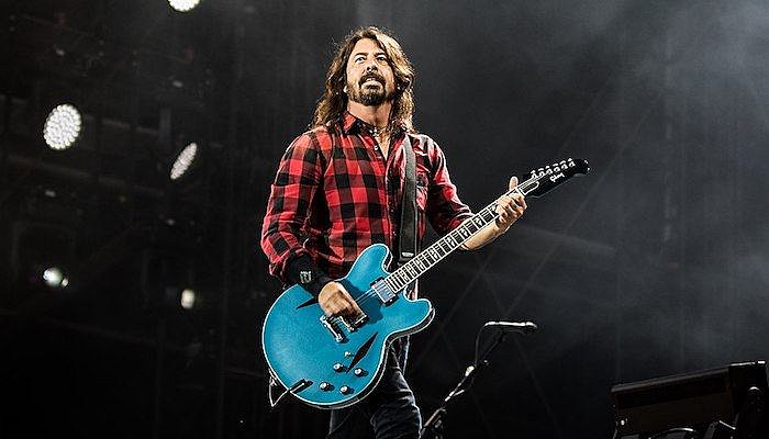 Dave Grohl dedicates “My Hero” to medic who aided with 2015 broken leg