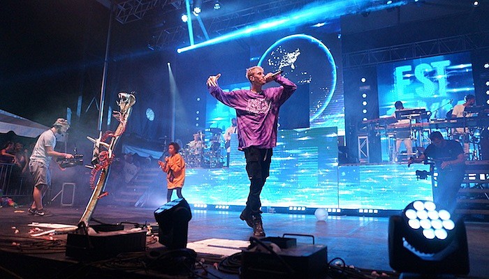 Machine Gun Kelly proves EST Fest is better than a typical family reunion