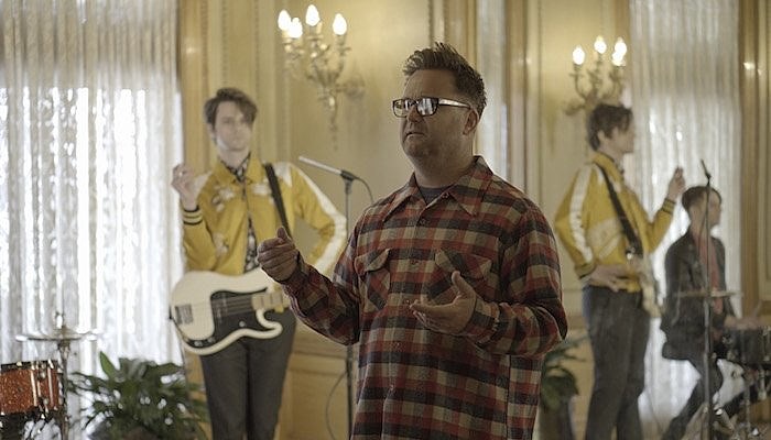 Dallon Weekes on the future of iDKHOW, clue-filled “Social Climb” video