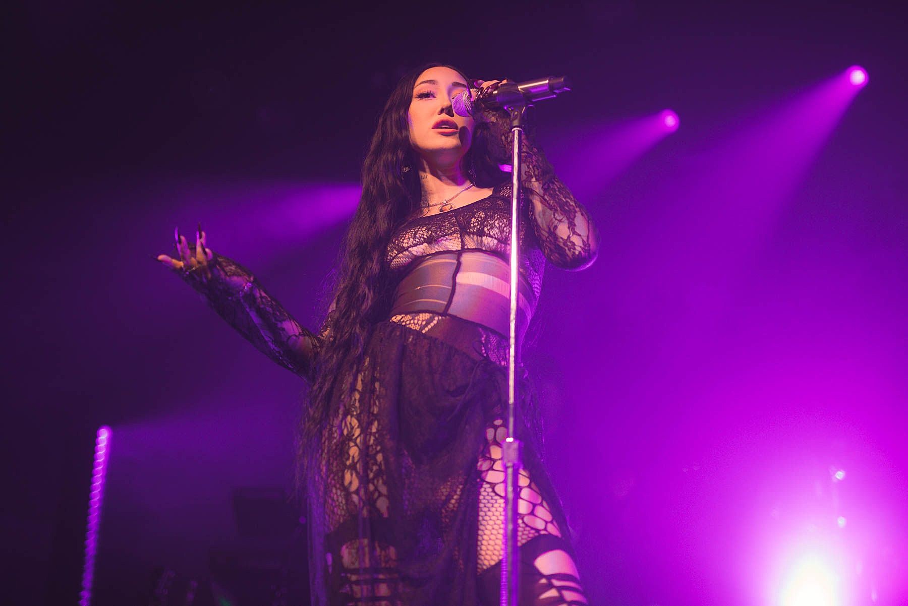 See Noah Cyrus’ spellbinding performance at Brooklyn Steel