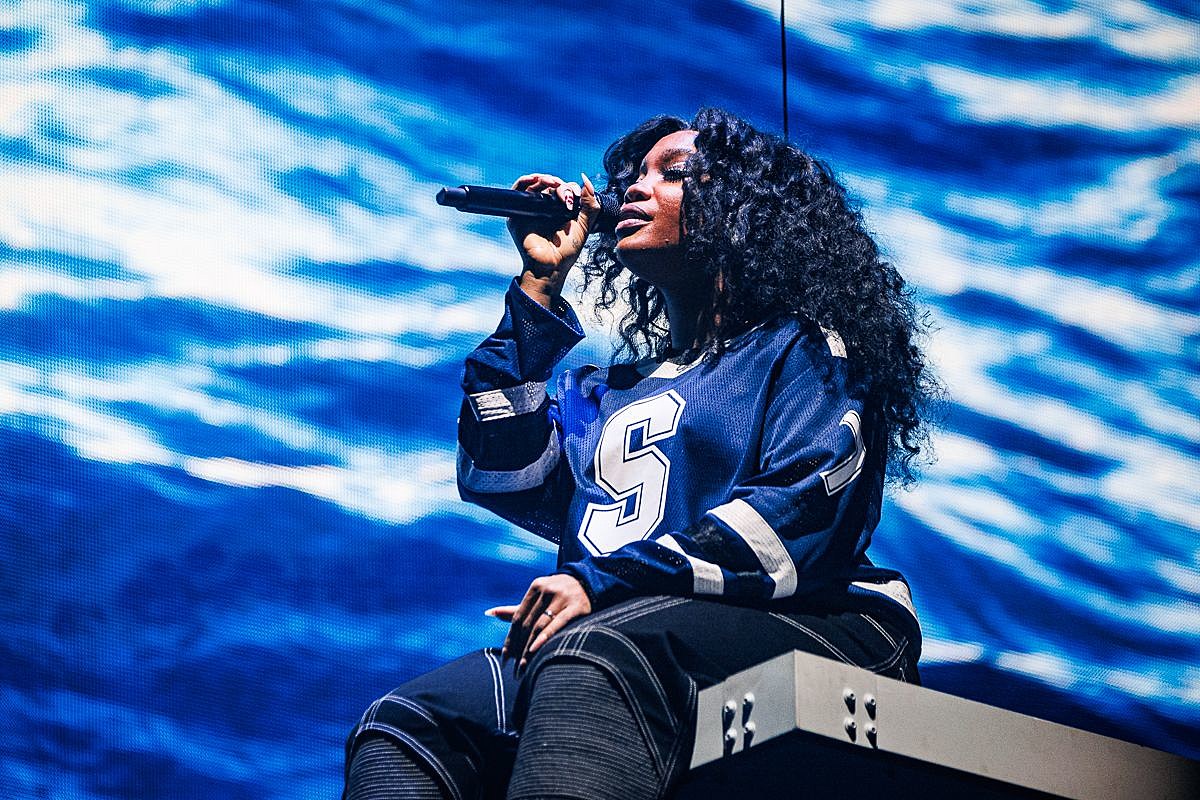 Photos: SZA, Omar Apollo rock Madison Square Garden on SOS tour
