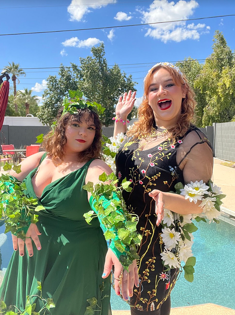 See Swifties recreate iconic Taylor Swift looks at the Eras Tour