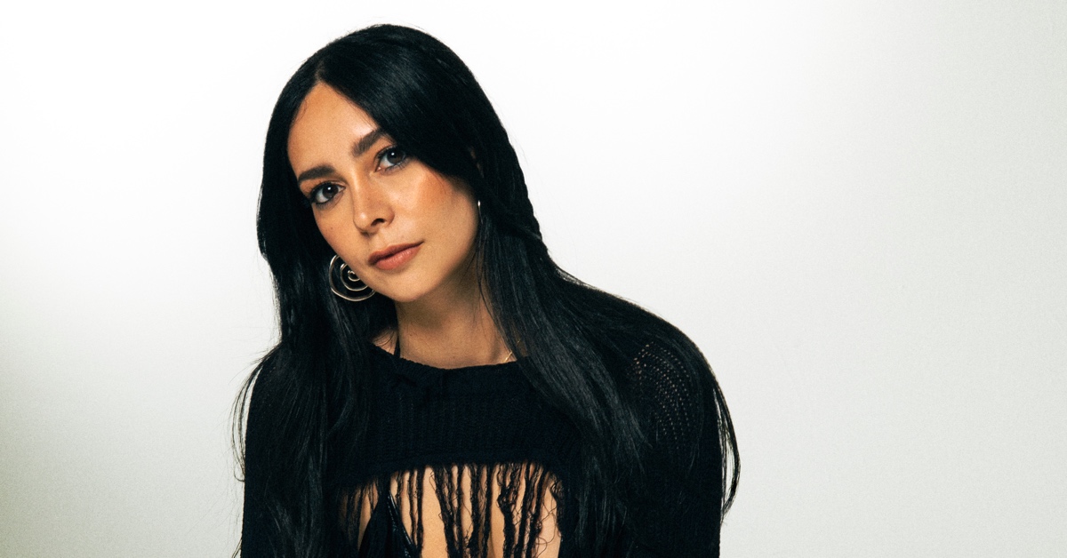 LØLØ releases new single "hot girls in hell" with flaming video