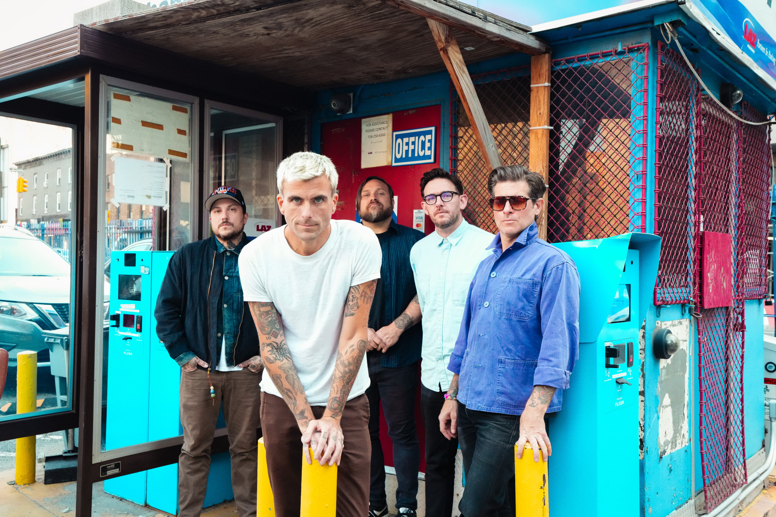 L.S. Dunes: Present tense